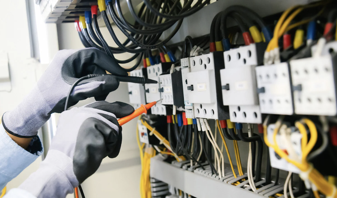 Impact of Electrical Downtime in Industry | Perl Electrical